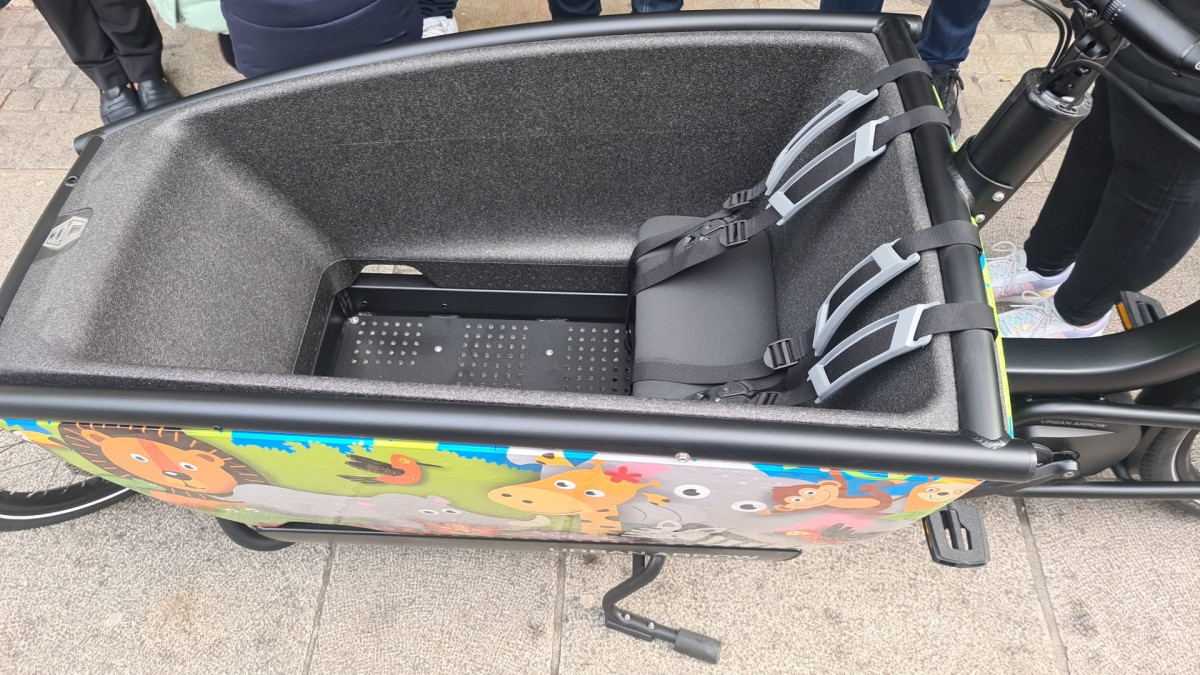 Elektrisches Lastenrad urban arrow active family line plis auf ...