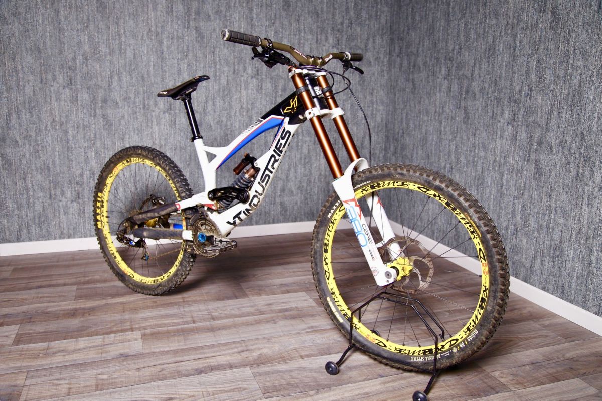 YT Industries Tues 2.0 Ltd 2014 Rahmen L Downhill Freeride auf ...