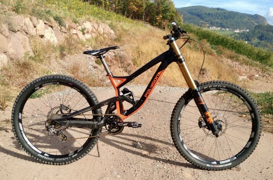 Polygon Collosus DH9 2016 Größe L auf bikeboerse.com